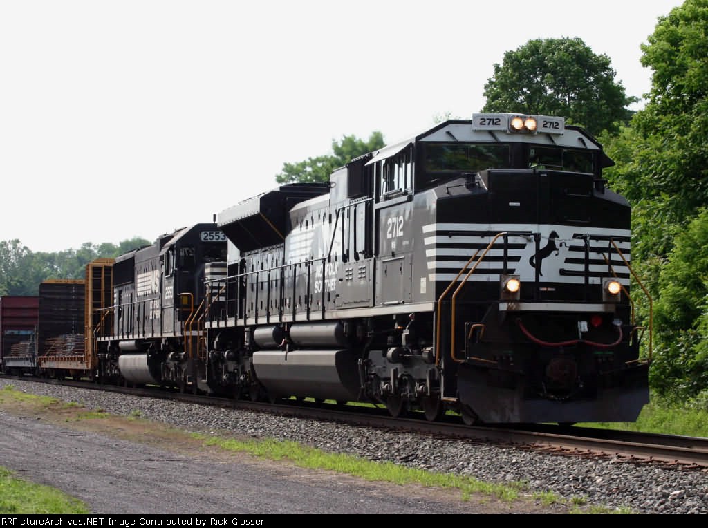 EMD Power 32A East @ 1625 hrs.